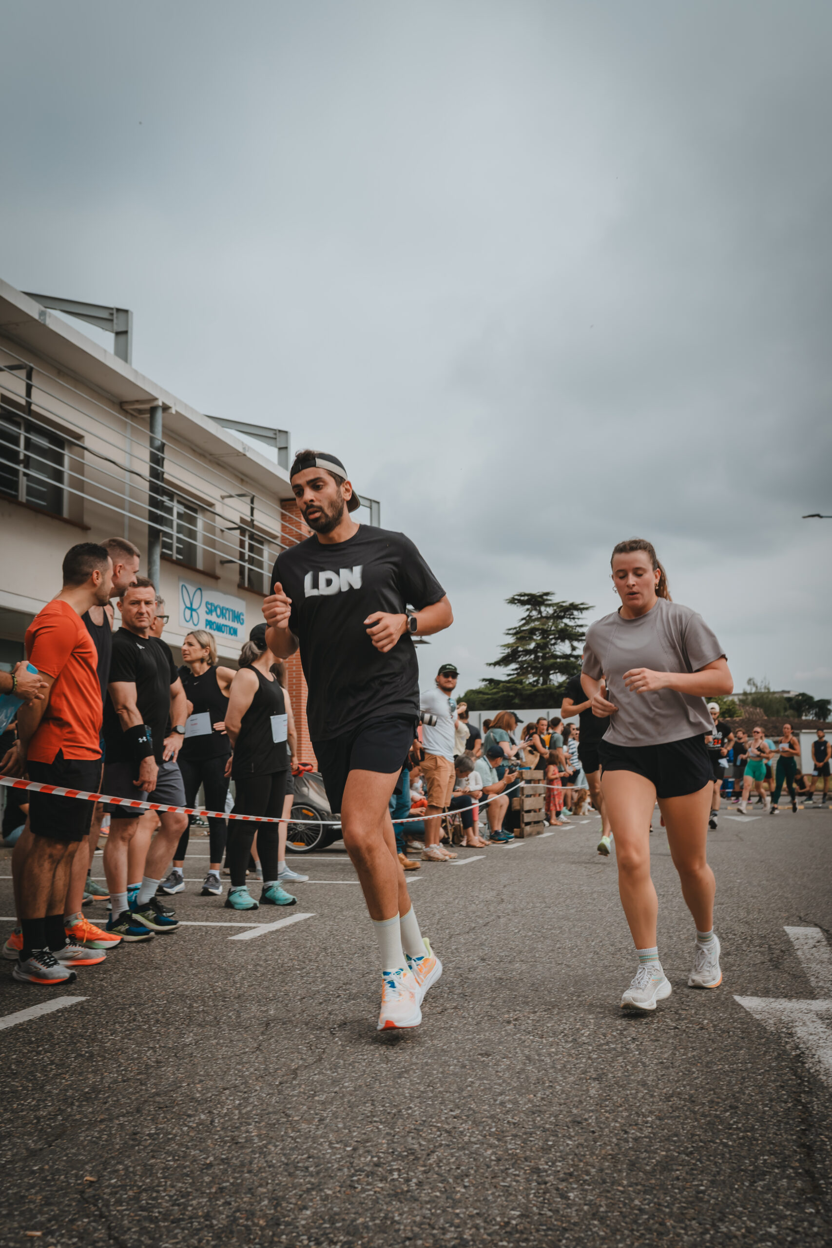 CrossFit ou Hyrox : quelles sont les différences ? [Bien choisir] - Sporting Form